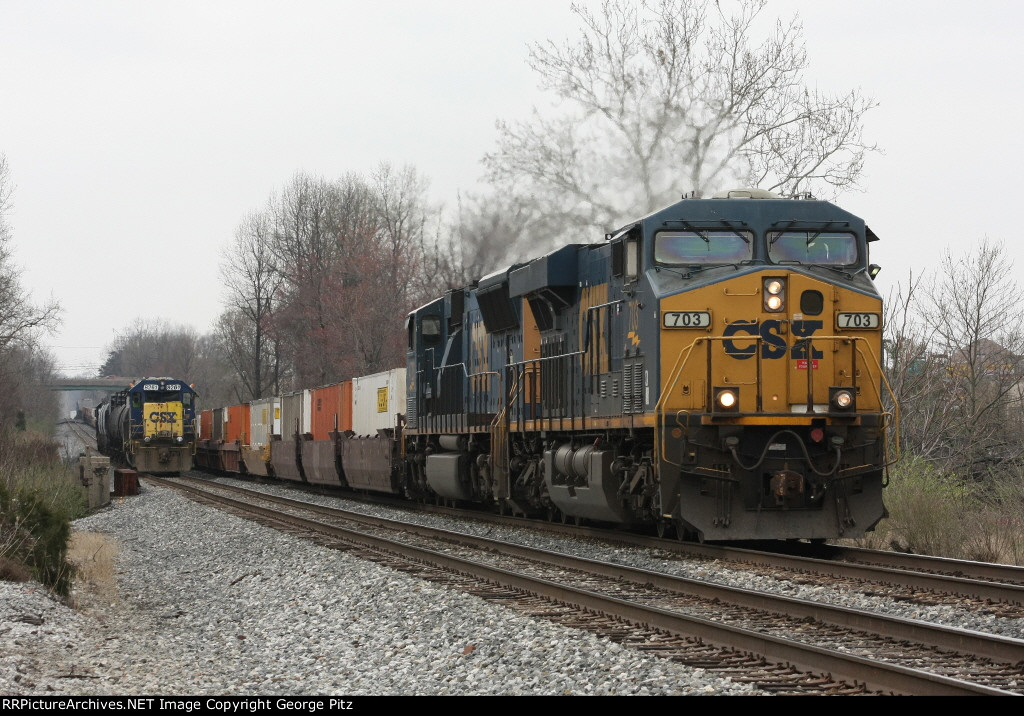 CSX 703 with train Q034